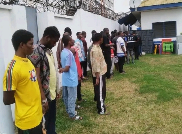 Ghana Arrests 53 Nigerians - AmiLoaded News